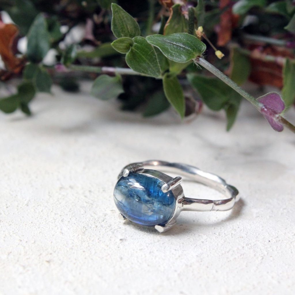 azur.jewelry | 星々の響き合いを感じ大地のエネルギーと繋がり、産み出されるジュエリー。